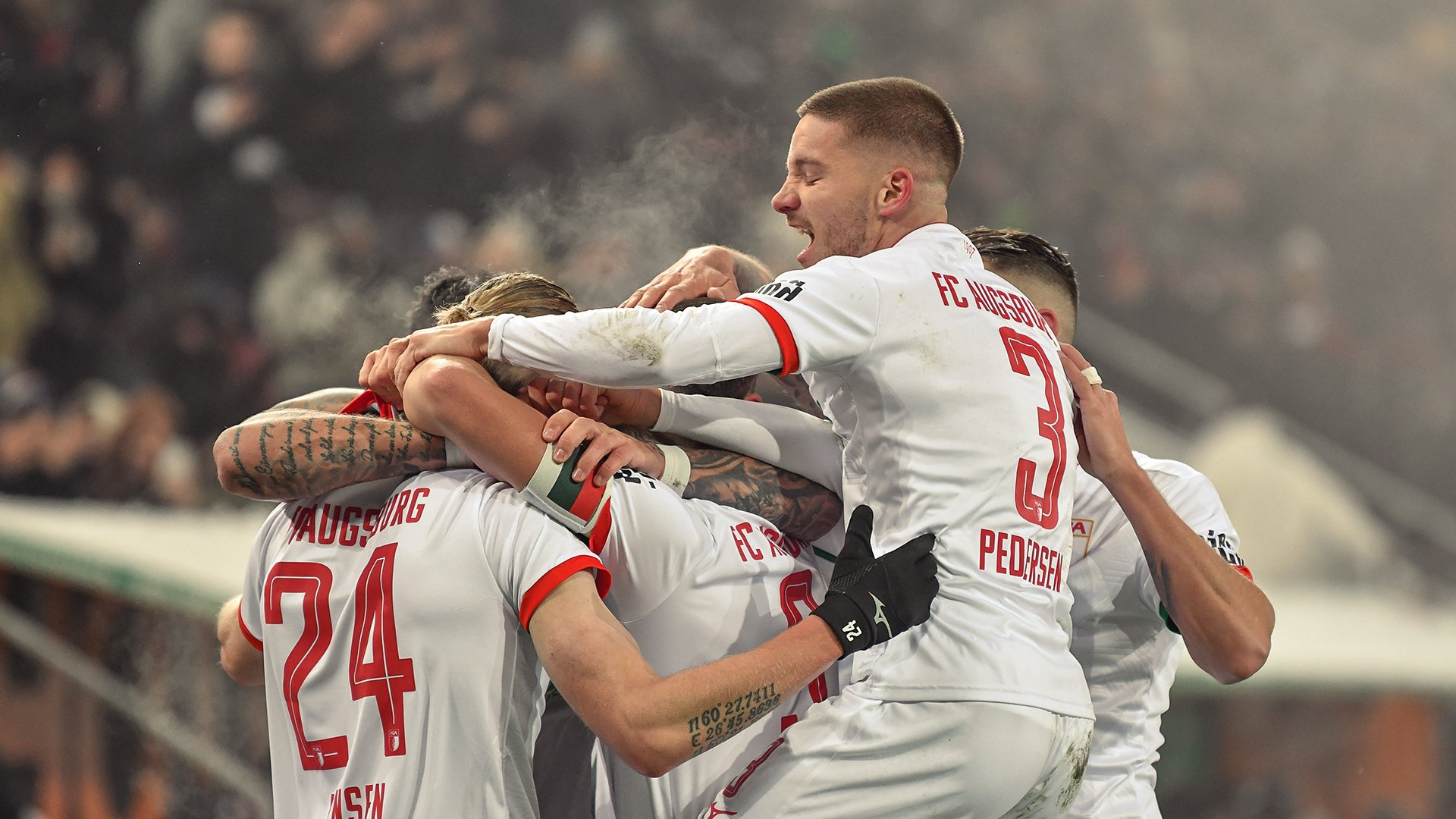 Eiskalt! FCA besiegt Eintracht Frankfurt 2:1 | FC Augsburg