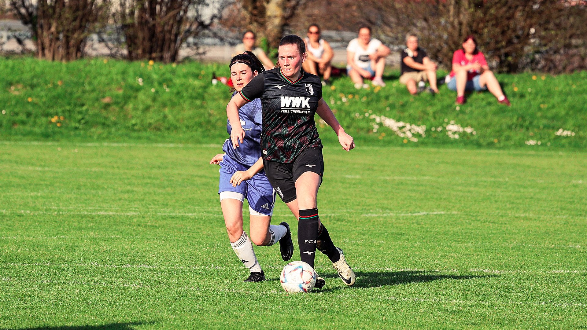 Frauen I unterliegen Thingau, B-Juniorinnen feiern Derbysieg | FC Augsburg