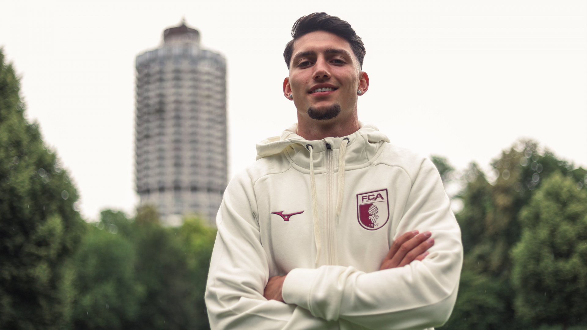 A speedy winger who loves to dribble: Kabadayi in focus | FC Augsburg