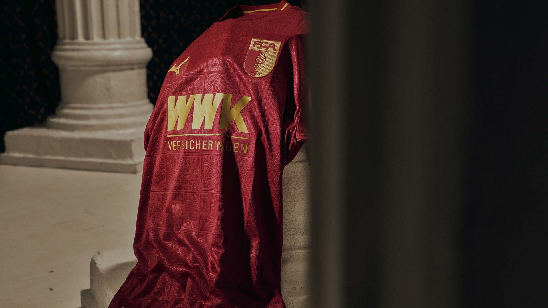 FCA and Mizuno present “Roman kit” | FC Augsburg