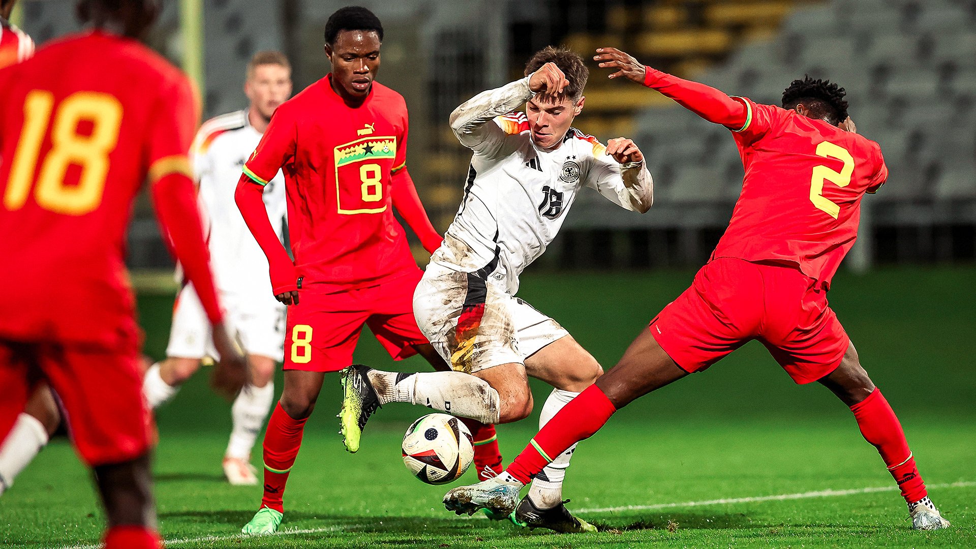 Kömür on the scoresheet, cameo appearance for Labrović | FC Augsburg