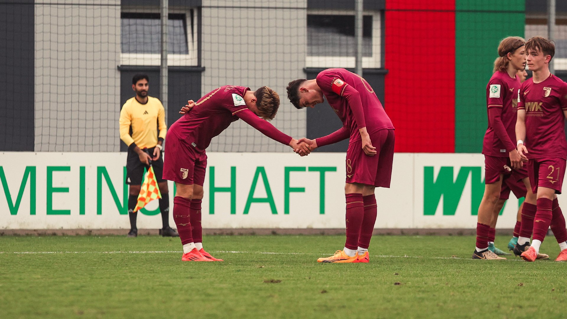 Schnitzer und Buck mit den DFB-Junioren beim Algarve Cup | FC Augsburg