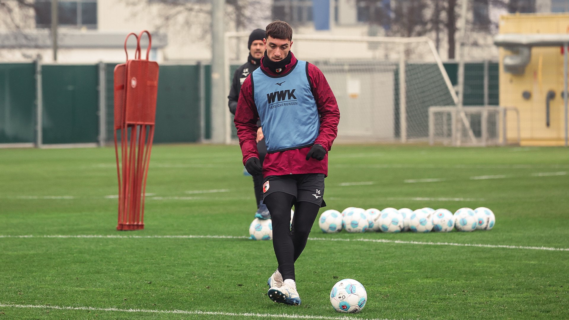 Zesiger: "Der Wechsel war genau das Richtige" | FC Augsburg
