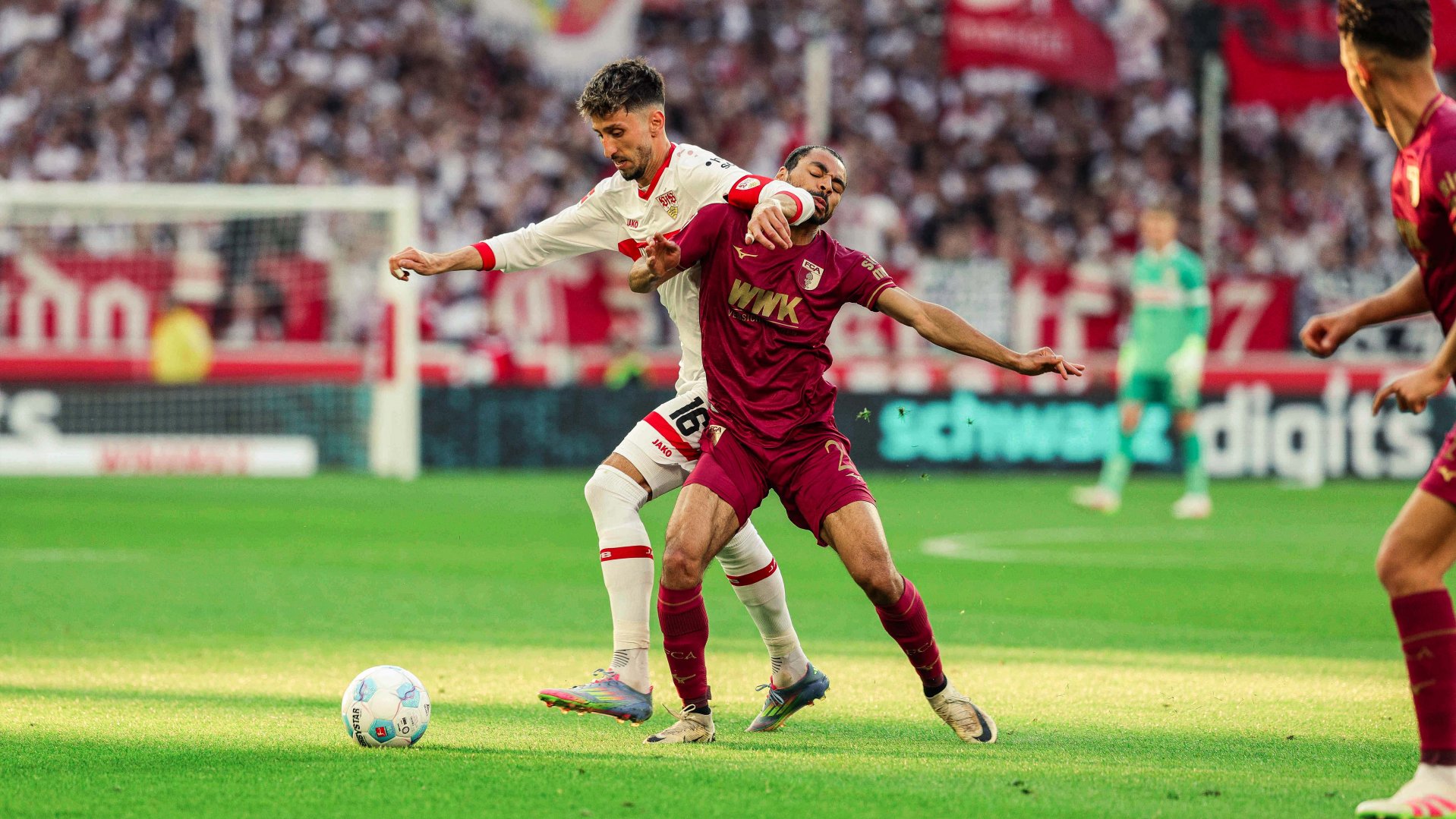 Ten-man FCA fall to defeat in Stuttgart | FC Augsburg