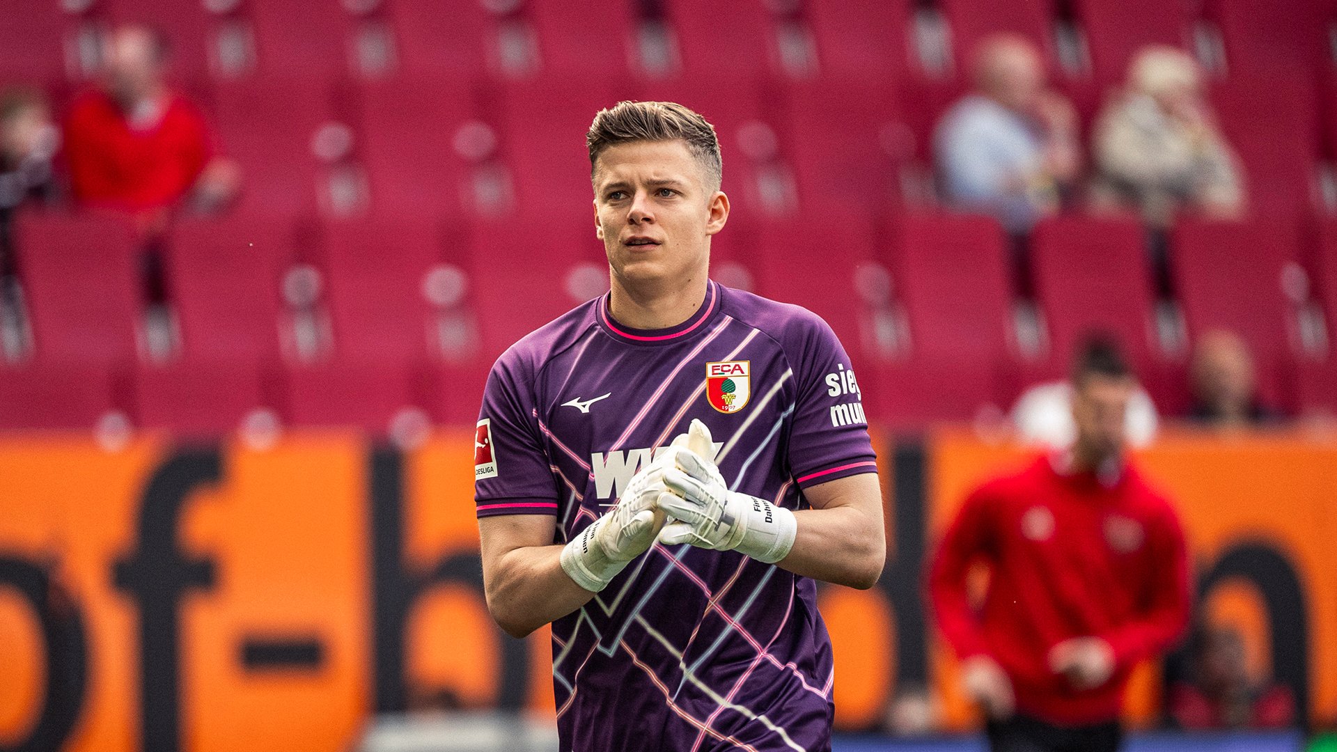 Finn Dahmen named in VDV Team of the Season | FC Augsburg