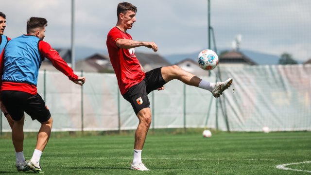 Cédric Zesiger – Spielerprofil | FC Augsburg