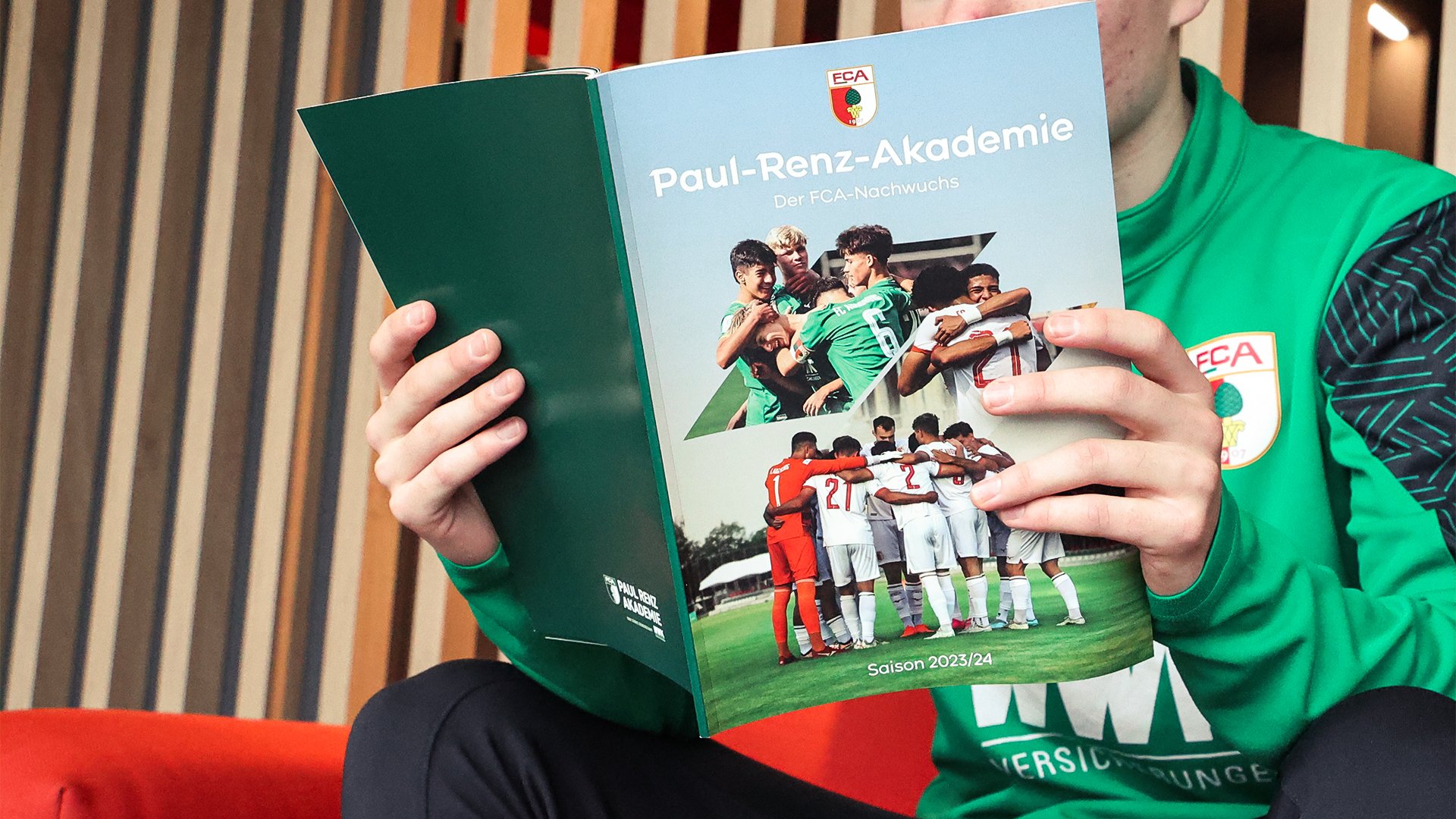 Magazin über die Paul-Renz-Akademie des FC Augsburg 2023/24 | FC Augsburg