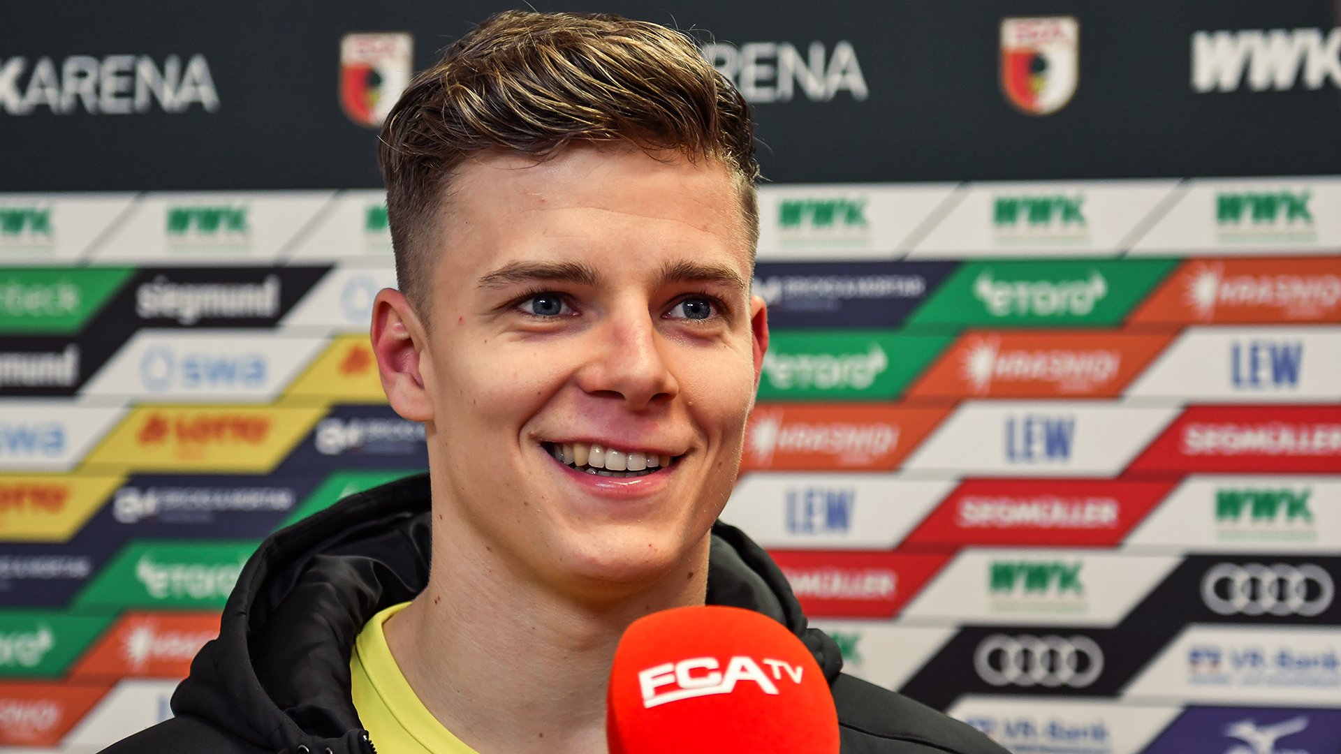 Interviews: "Mit der Leistung sehr zufrieden!" | FC Augsburg