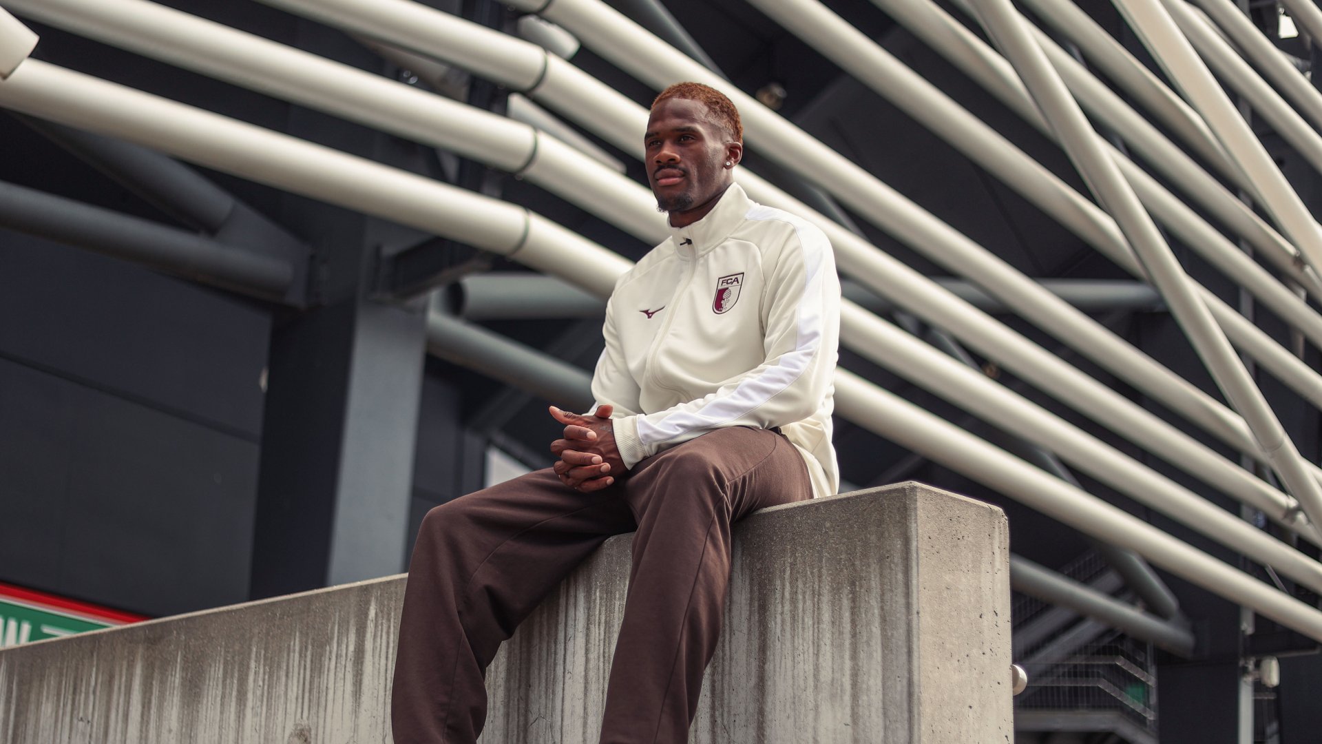 Servus, Samuel Essende! | FC Augsburg